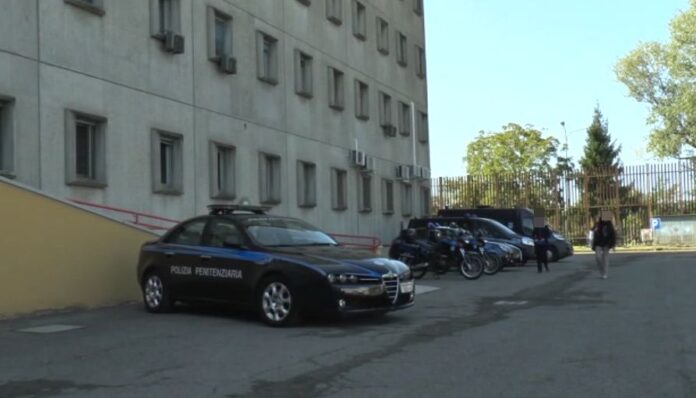 Detenuto tenta il suicidio in carcere - èTV Rete 7